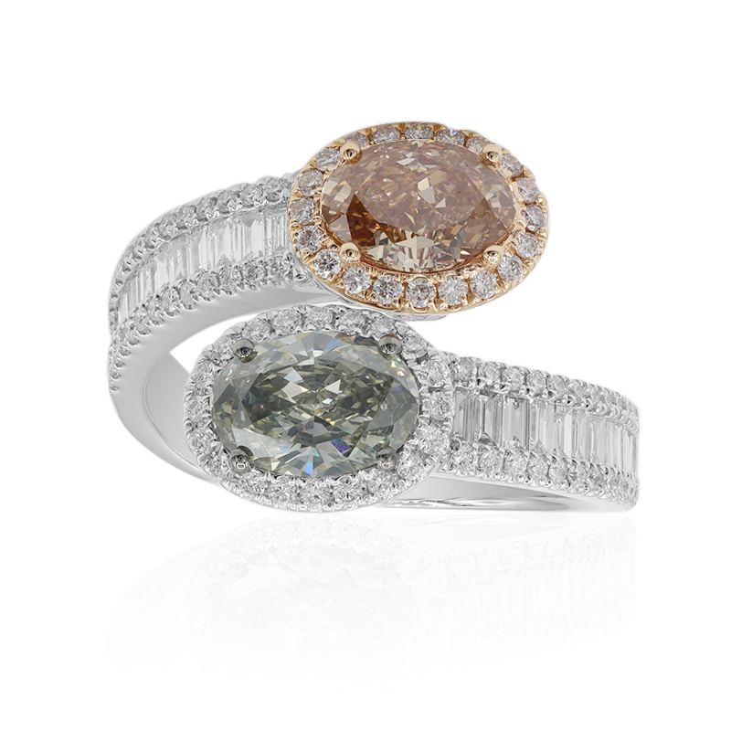 Anello in oro rosa/bianco con diamanti fantasia, 2,894 carati