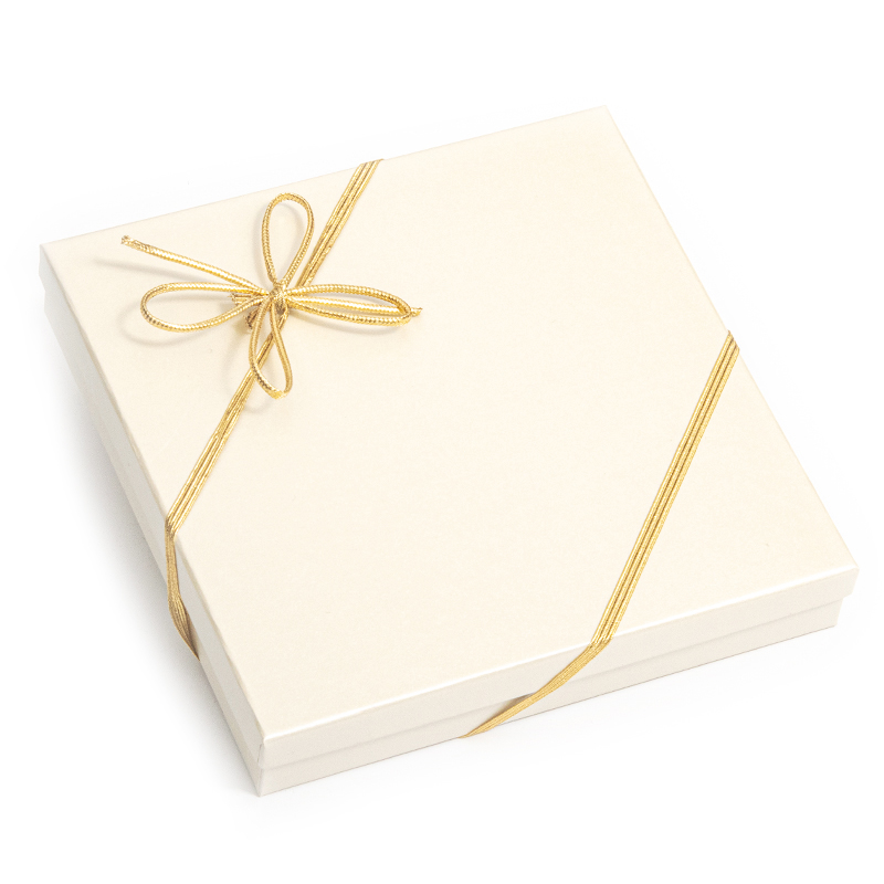 Sophisticated White XL Gift Box for Jewelry